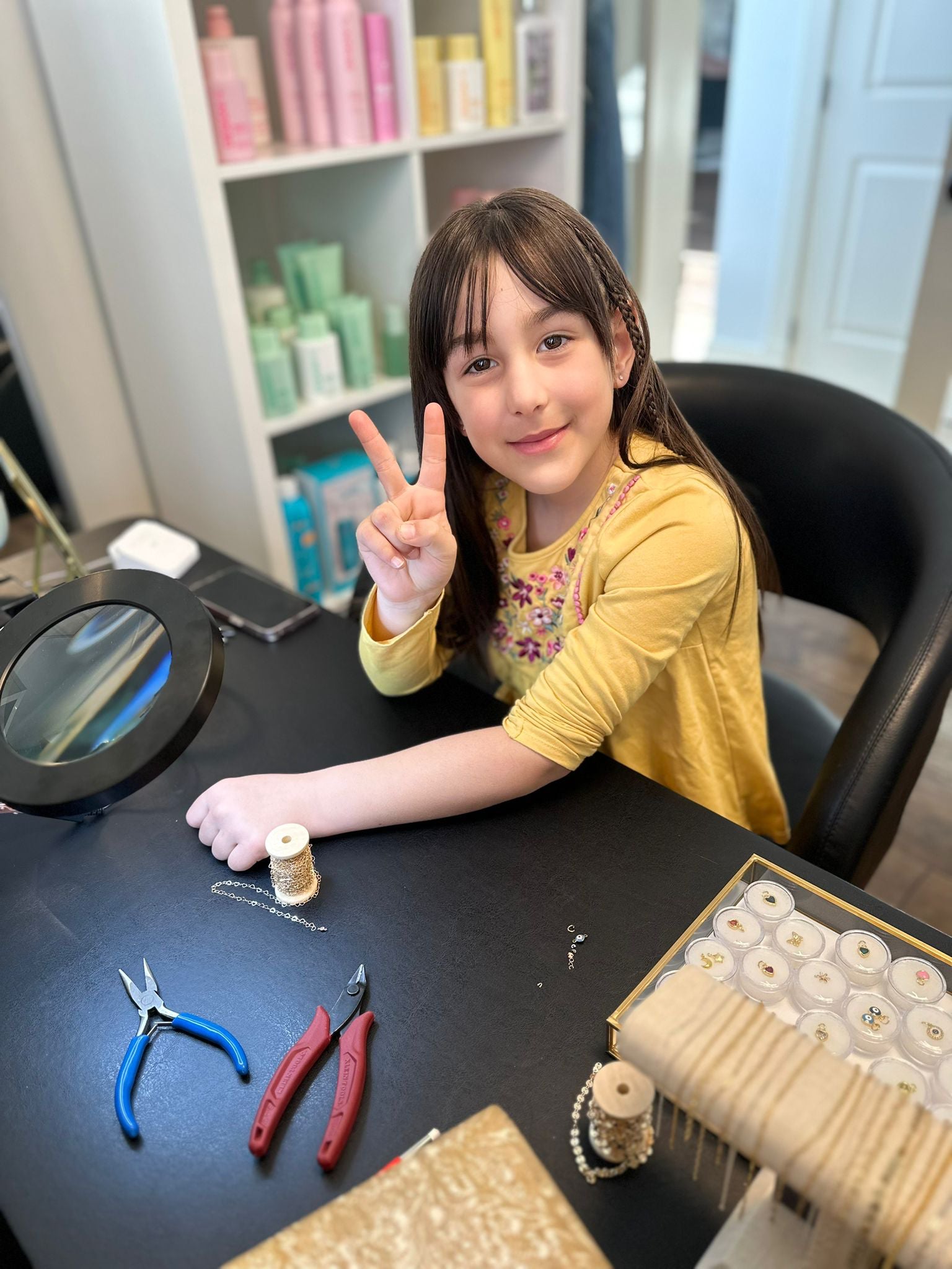 Permanent Jewellery Coquitlam, Kelowna, Penticton, Ottawa | Luna & Boo